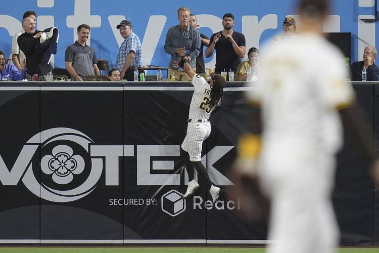 Robbed by Tatis earlier, Stephenson hits 2-run homer in 9th to lift Reds over Padres 4-2