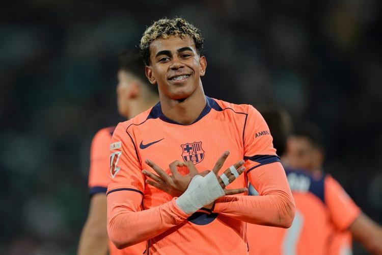 Torres hat trick in Barcelona rout of Betis in La Liga