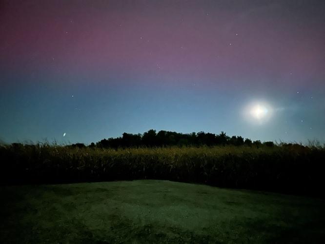 Aurora borealis lights Hamilton-area skies