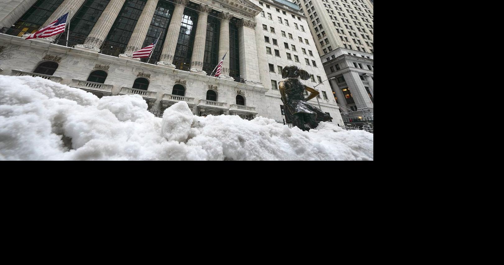 S&P/TSX composite slides even as gold rises above US$5,000