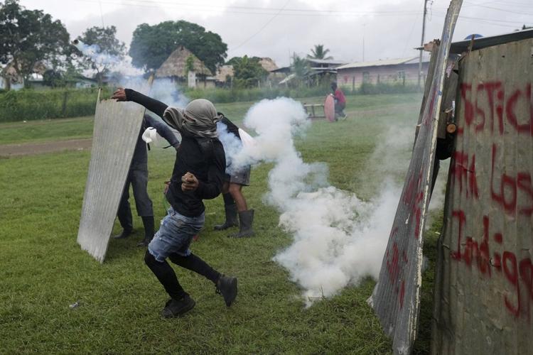 Protesters and police clash in eastern Panama