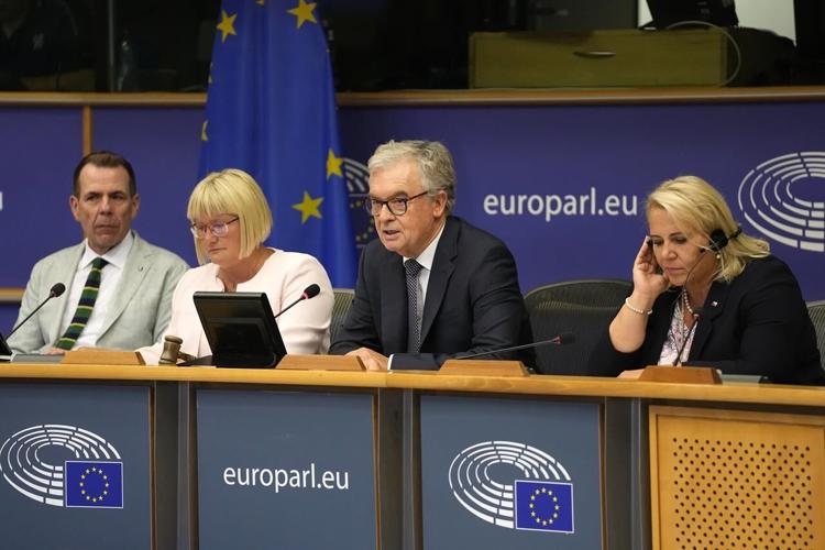 Far-right groups from France and Hungary to lead a new political force in the European Parliament