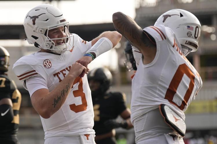 Quinn Ewers throws for 3 TDs as No. 5 Texas beats No. 25 Vanderbilt 27 ...