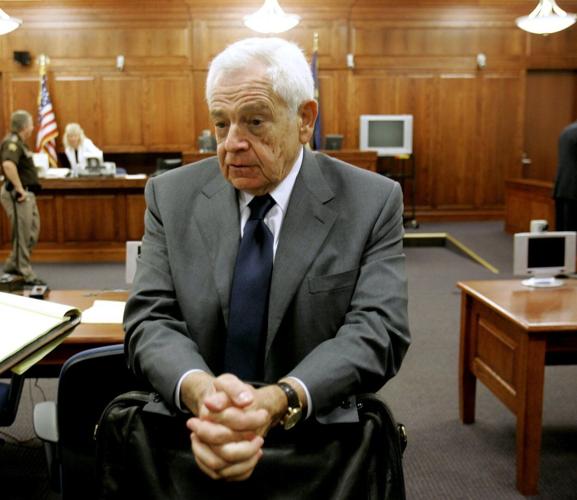 Class-action lawyer Stan Chesley dies in Ohio