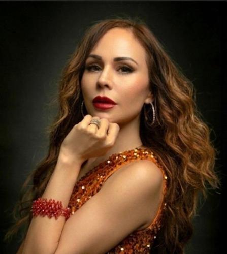 Indigenous entrepreneur uses Mrs. Canada platform to champion financial ...