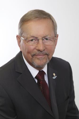 How fairly is Brant County’s money split across 5 wards?