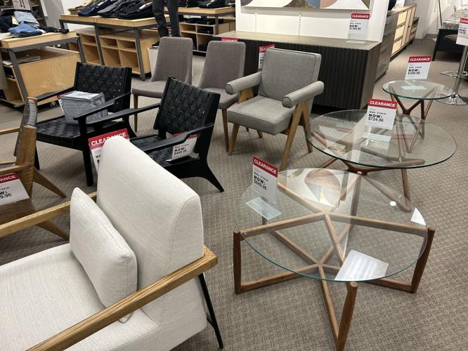 Hudson’s Bay liquidation sales to begin Tuesday in Hamilton