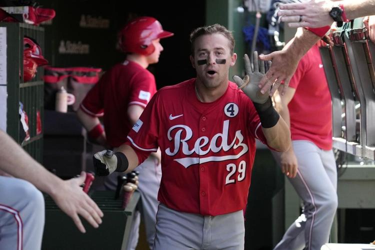 TJ Friedl hits a 3-run homer as the Reds beat the slumping Cubs 5-2