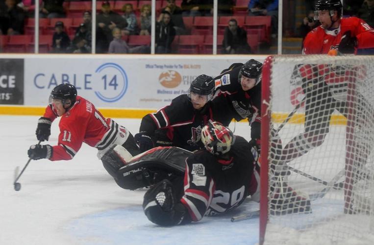 Dundas Real McCoys win Allan Cup