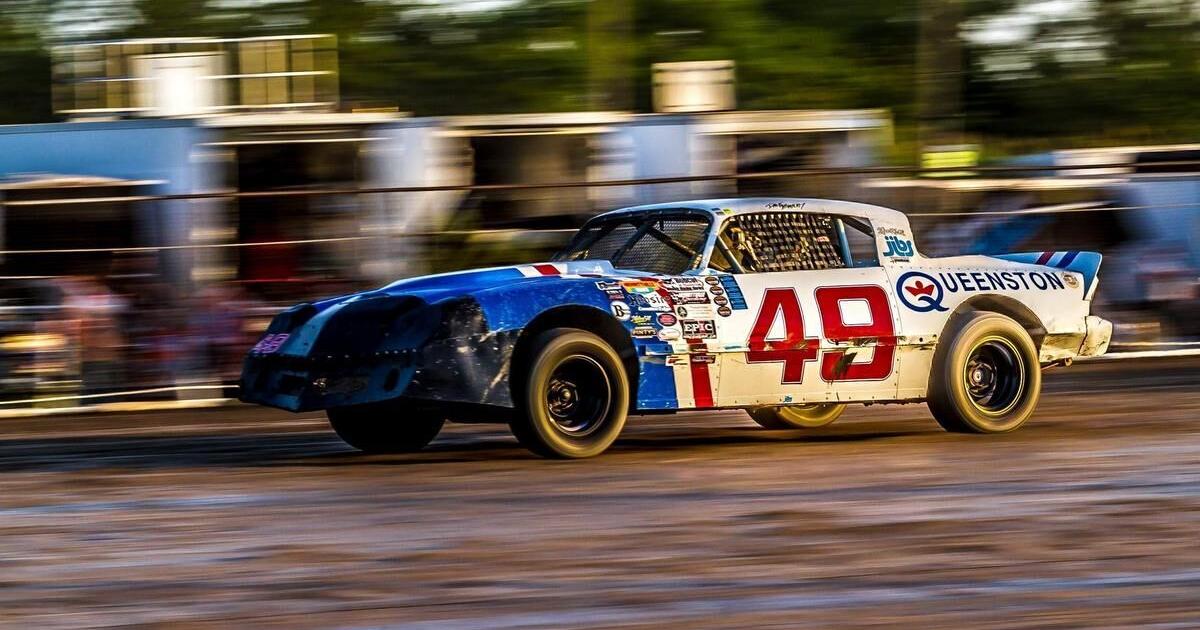 Dave Bailey wins sixth title in Ohsweken Speedway