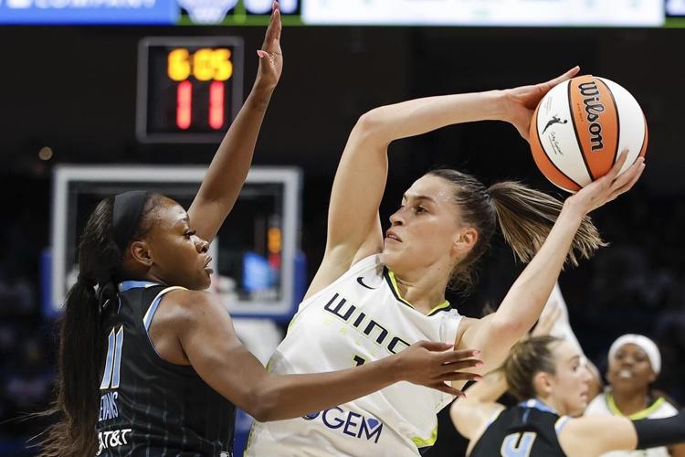 Ogunbowale owns fourth quarter, Wings pull away from Sky 87-79 in ...