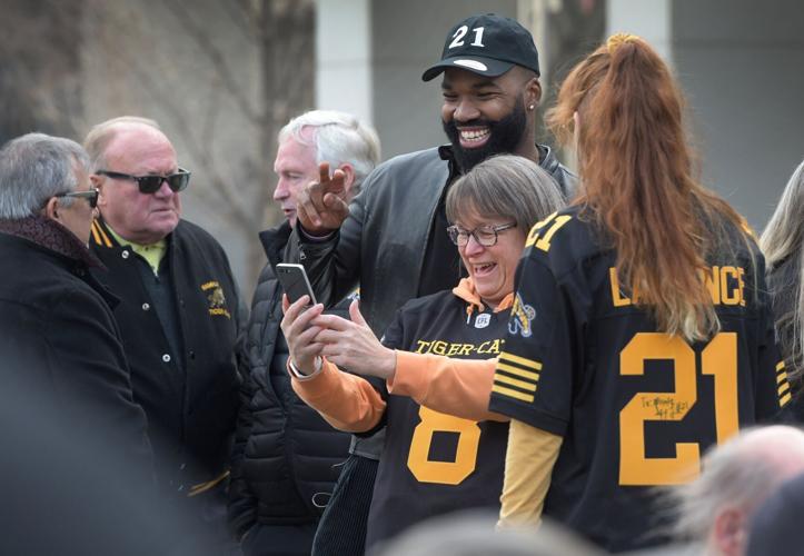 Simoni Lawrence plowing into retirement