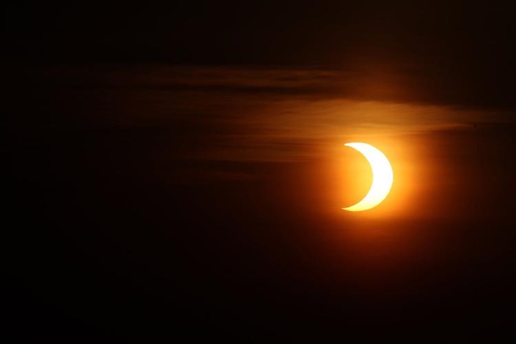 Solar eclipse live: Niagara breaks record