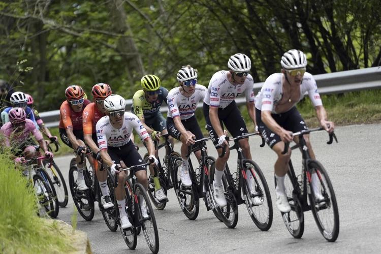 Pogačar takes victory and the leader's pink jersey at end of second ...