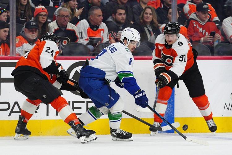 Grebenkin, Grundstrom lead Flyers to 5-2 win over Canucks