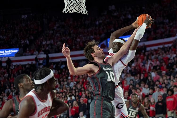 Georgia takes 2nd straight win over Top 25 team by beating slumping No ...
