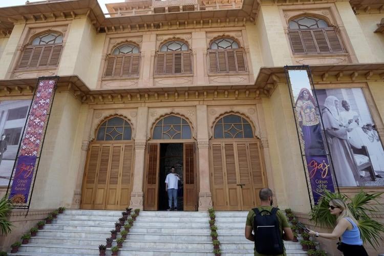 Traces of this Pakistani megacity's past are vanishing, but one ...