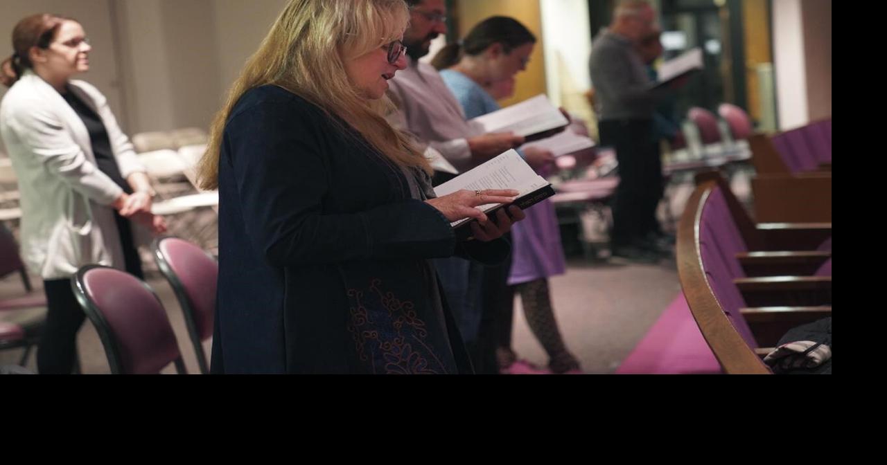 Far from Israel, Jews grieve and pray for peace in Shabbat services ...