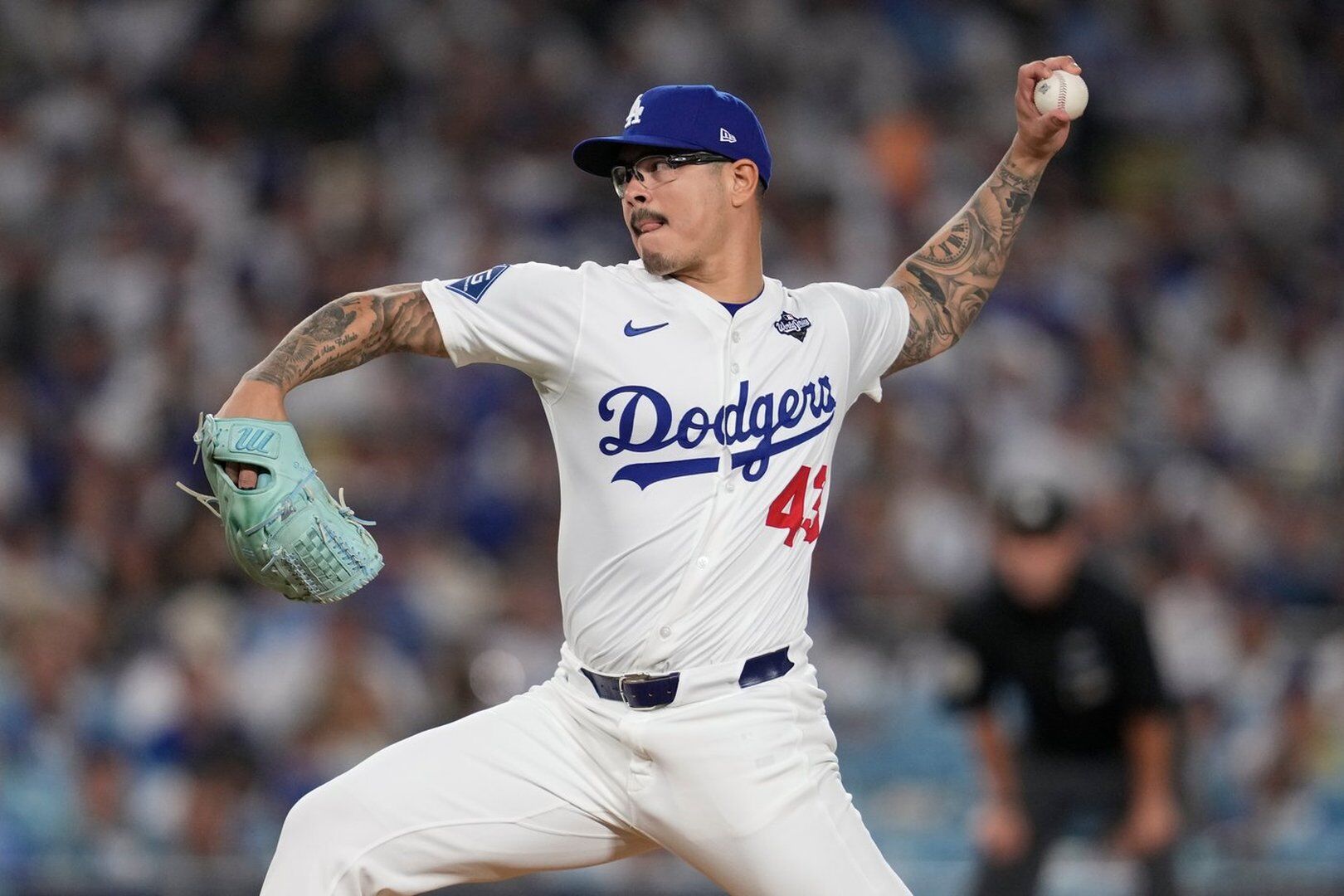 Twins add Liam Hendriks on minor league deal, acquire Anthony Banda ...