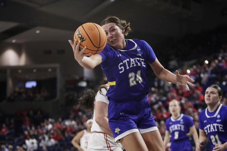 Alissa Pili sparks big second half as No. 5 seed Utah tops 12th-seeded ...