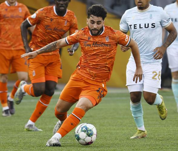 Winter soccer 2.0: It’ll be Forge vs. Mexican legends