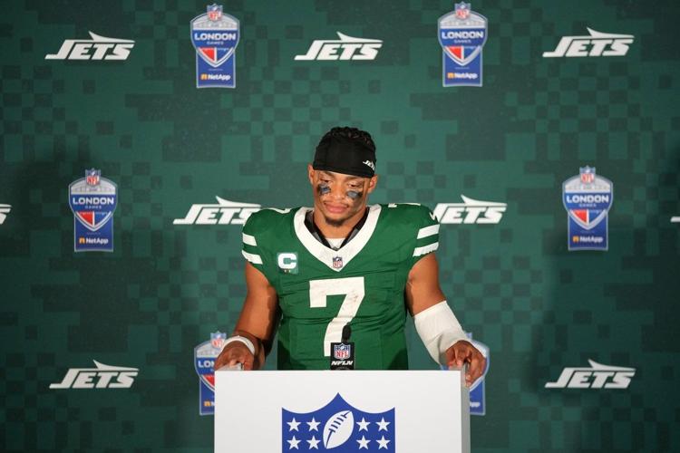 Justin Fields plans to be a bit more aggressive in the passing game as ...