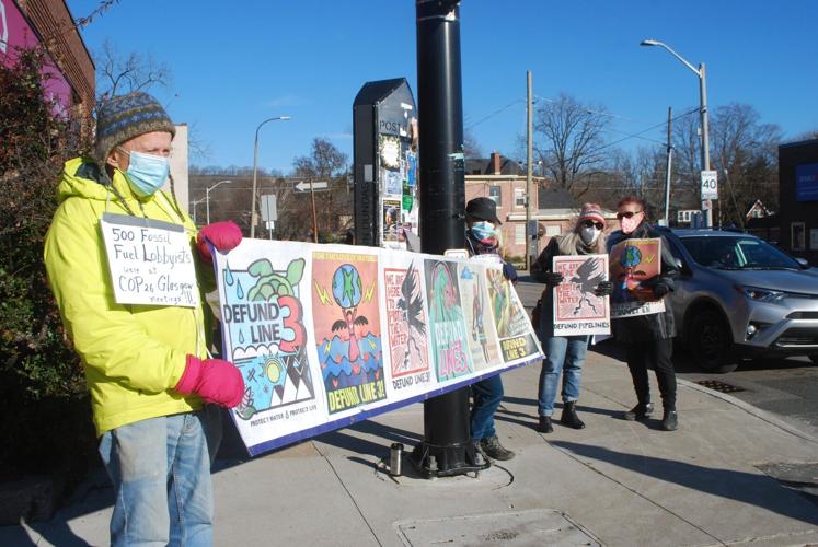 Dundas banks protest highlights climate change impacts