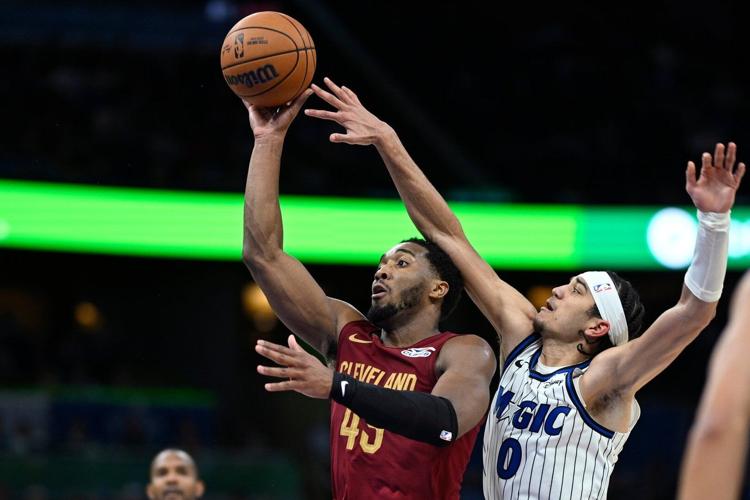 Donovan Mitchell scores 36 points in Cavaliers' 119-105 win over Magic