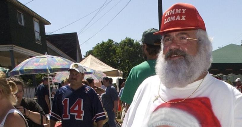 Operation Santa Claus: Jimmy Lomax beach strip garage sale