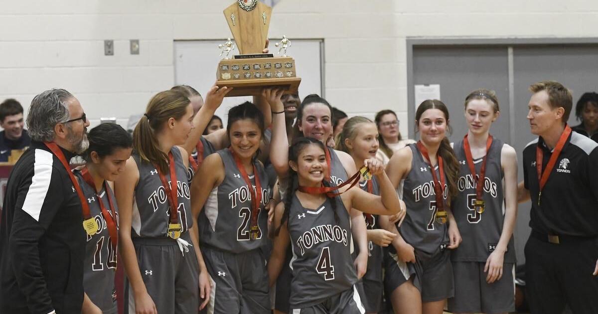 Photos: Tonnos defeats More to take junior basketball title