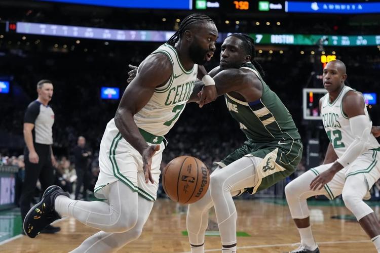 Jaylen Brown scores 30 points, Payton Pritchard makes 8 3s as Celtics beat Bucks 119-108