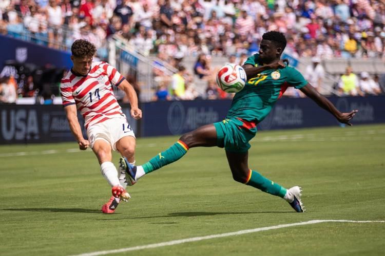 Now watch this: US coach Mauricio Pochettino turns to laptop in-game ...