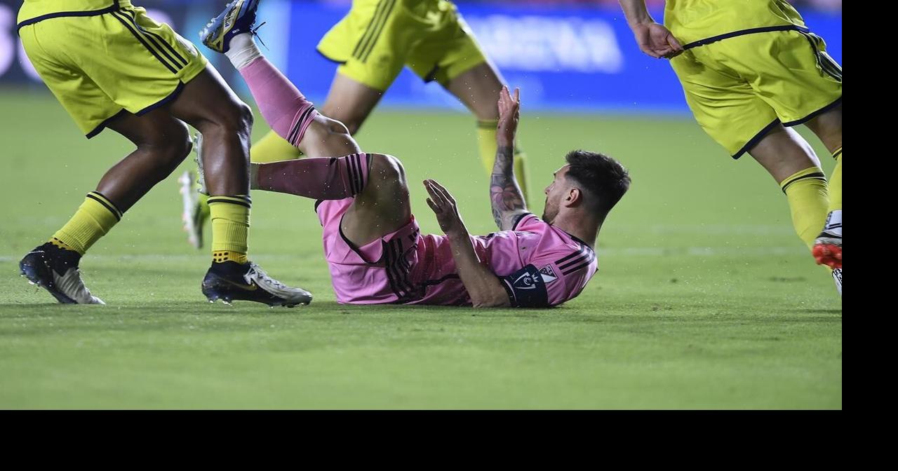 Messi dealing with injury in right hamstring area, likely will miss ...