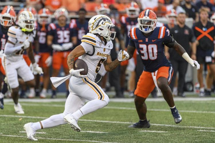 Luke Altmyer scores 3 TDs, No. 9 Illinois shuts out Western Michigan
