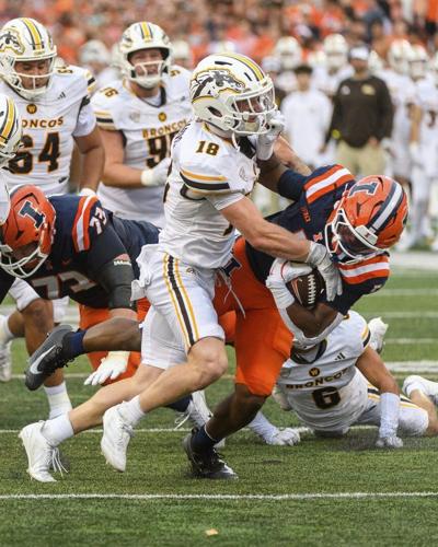 Luke Altmyer scores 3 TDs, No. 9 Illinois shuts out Western Michigan