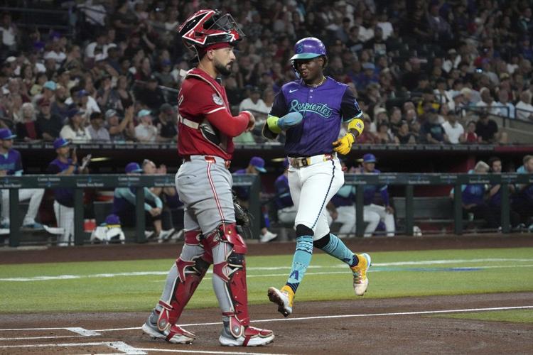 D-backs OF Lourdes Gurriel Jr. carted off field after knee injury vs ...