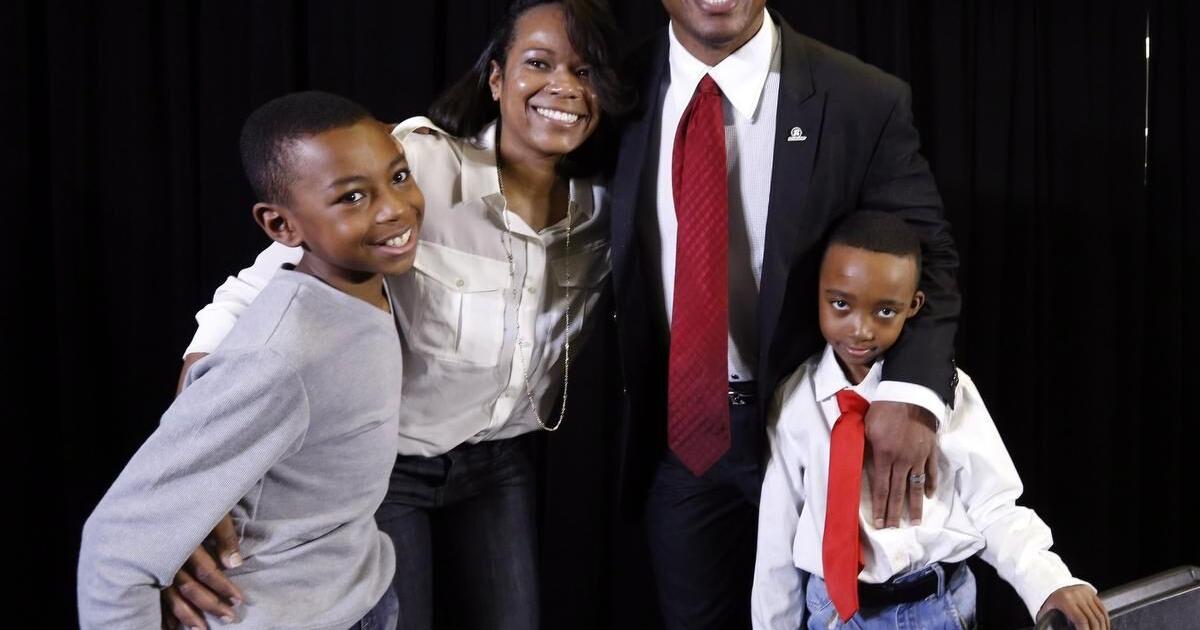 Henry Burris, newly inducted into Hall of Fame, played only two years ...