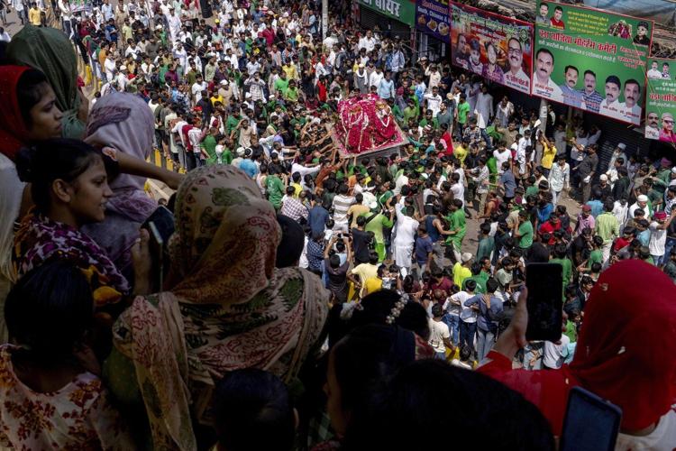Photos of Shiite Muslims around the world commemorating Ashoura