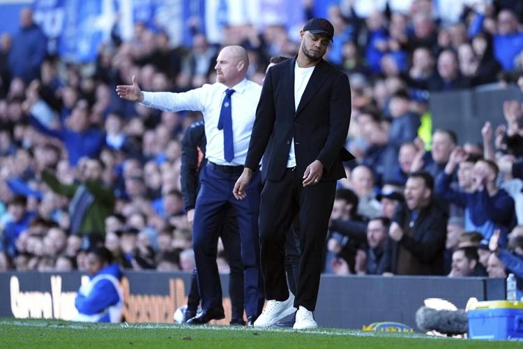 Everton ends 13-game winless run by beating Burnley after bizarre ...