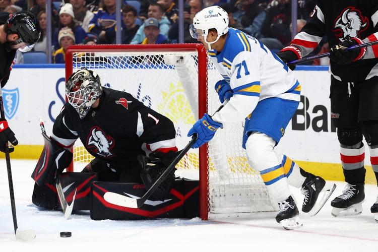 Hofer makes 28 saves and Joseph scores short-handed as Blues blank ...