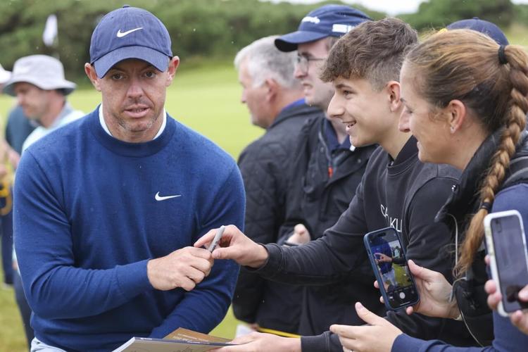 Tiger Woods says even champions miss putts. Rory McIlroy gets the ...