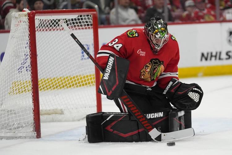 Bertuzzi, Jones help Blackhawks beat slumping Golden Knights 5-3.