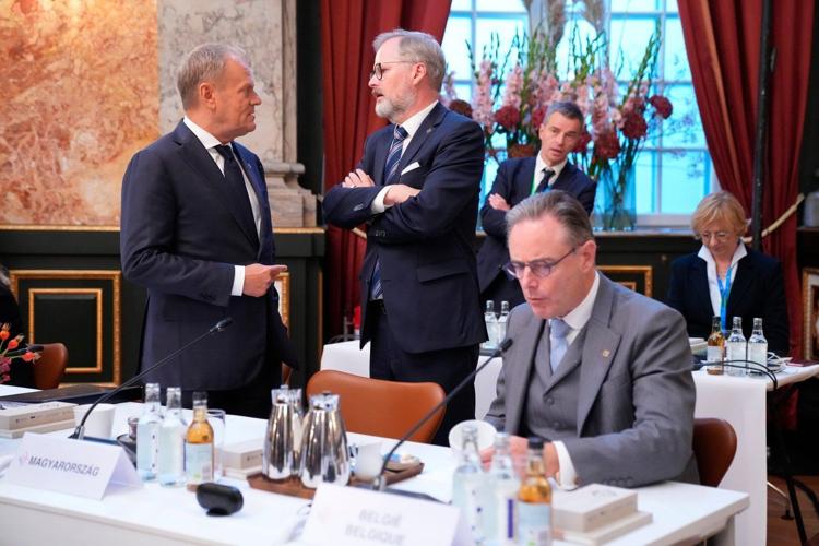 Dutch far-right politician Wilders fears he may have been a target of ...