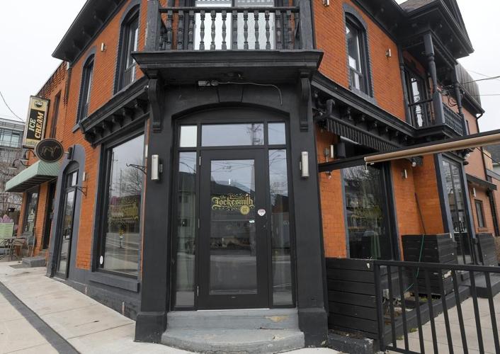 Opening and closing eateries in Hamilton