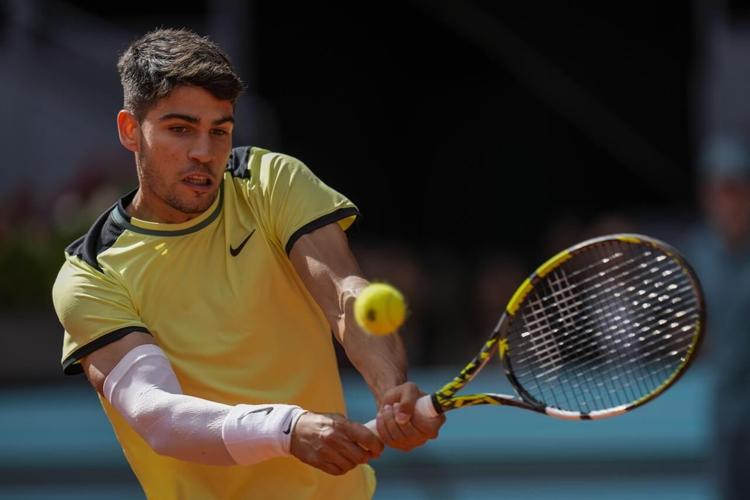Alcaraz earns another comfortable win in Madrid. Spaniard is making ...