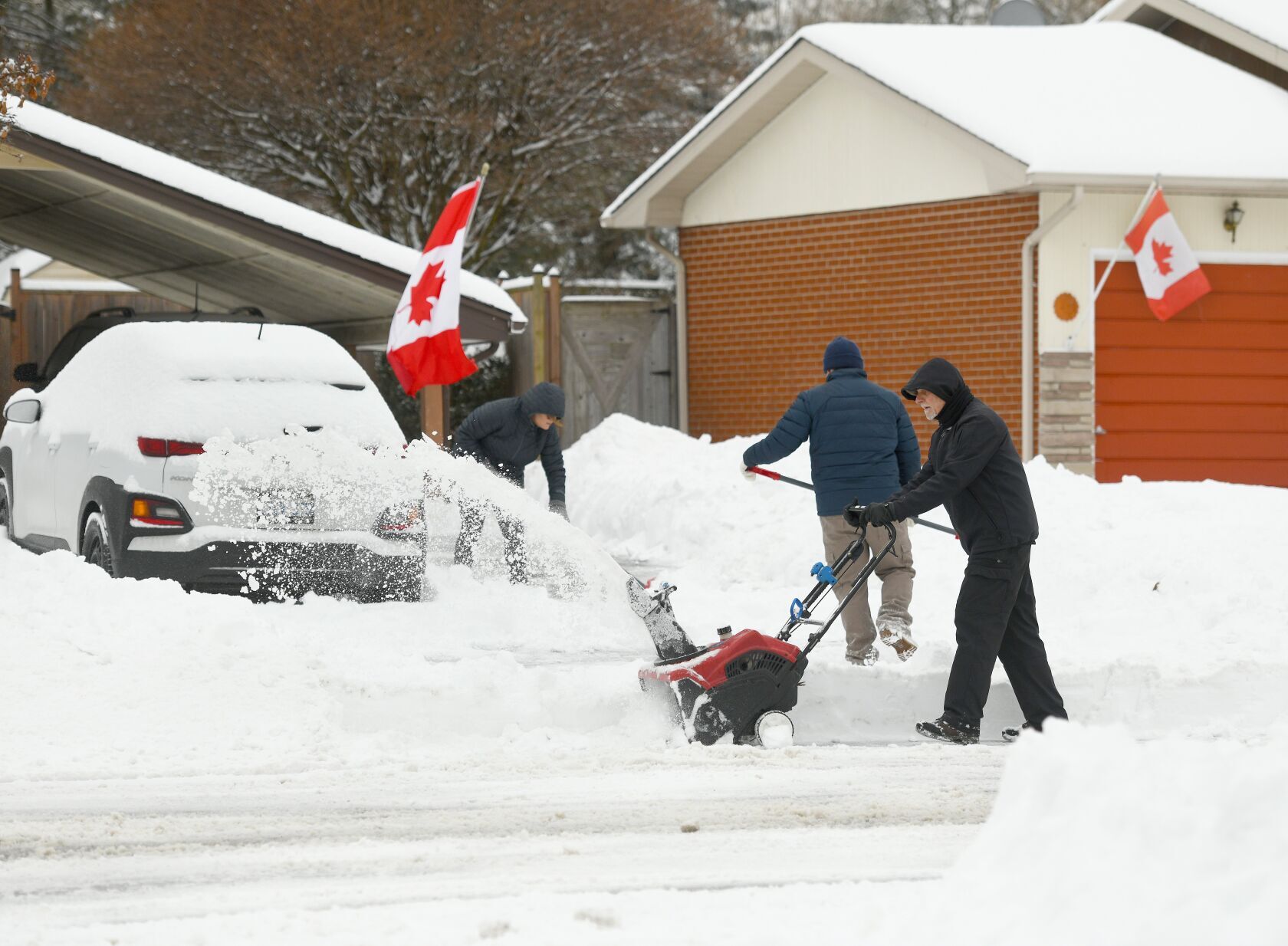 Hamilton plows continue clearing remnants of snowstorm