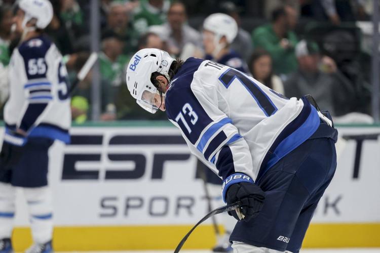 Granlund shines for surging Stars with hat trick in 3-1 win over Jets