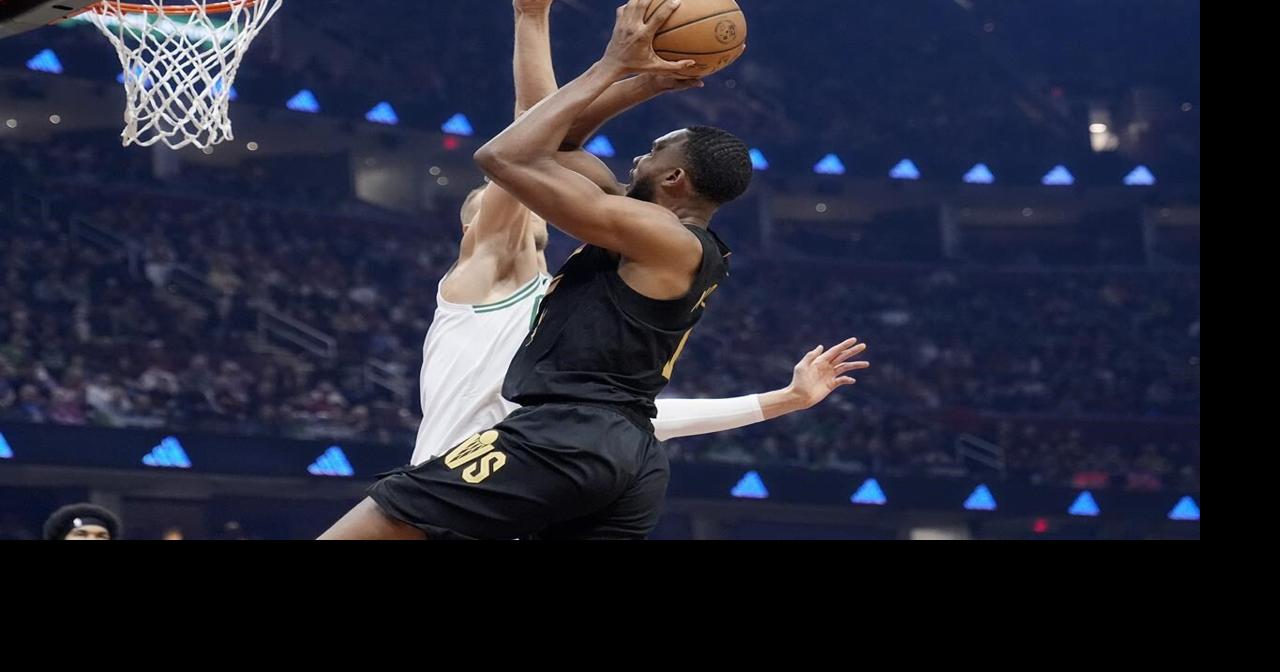 Dean Wade scores 20 in fourth, Cavs rally to stun Celtics and end ...