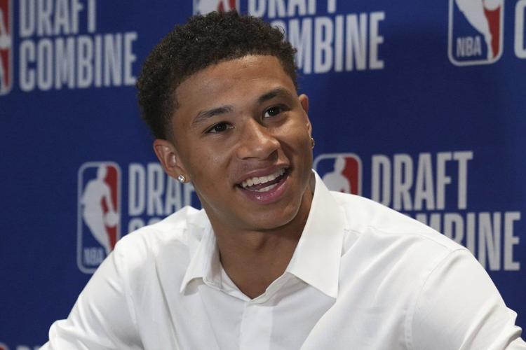 Arizona forward Carter Bryant to remain in NBA draft, where he could be ...