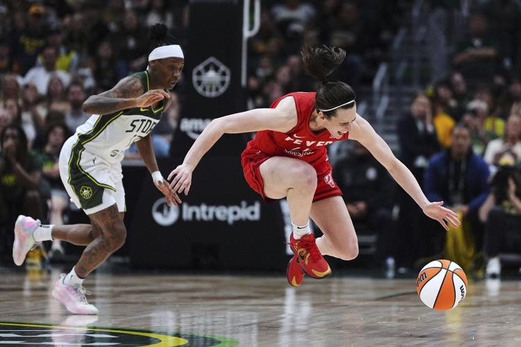Caitlin Clark's groin strain sidelines her for Fever's 3rd game in row, Commissioner's Cup vs. Lynx